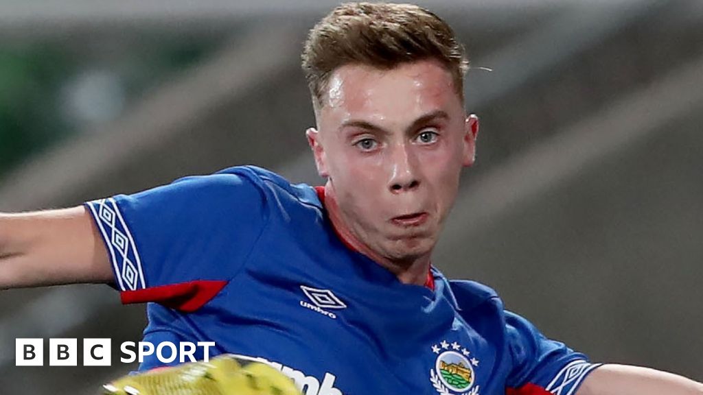 Coleraine sign striker Matthew Shevlin from Linfield - BBC Sport