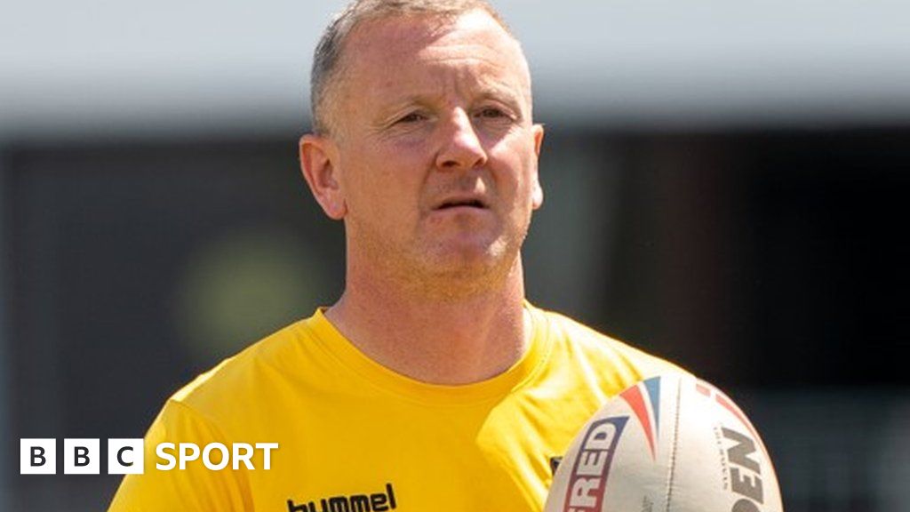 Cornwall boss Mike Abbott proud despite heavy Oldham defeat - BBC Sport