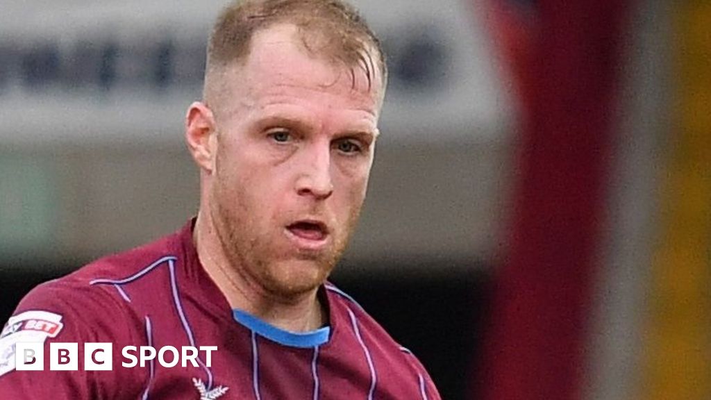 Neal Bishop: Mansfield Town sign experienced former Scunthorpe United ...