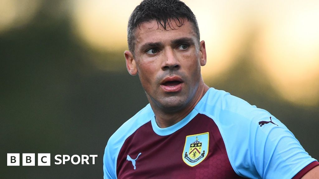 Jonathan Walters: Burnley forward rejoins Ipswich Town on loan - BBC Sport