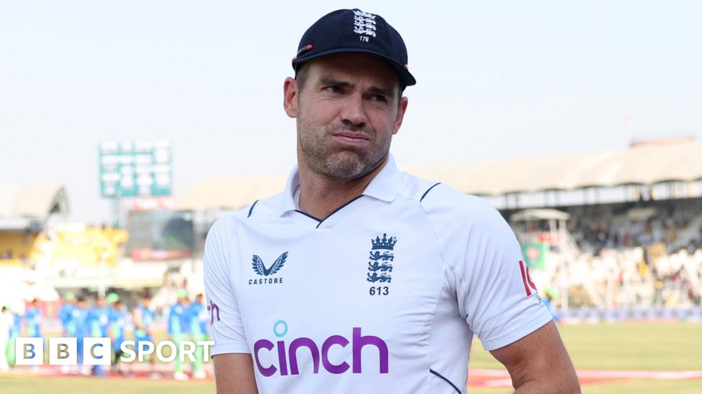 James Anderson: England bowler sustained 'mild' groin strain during ...