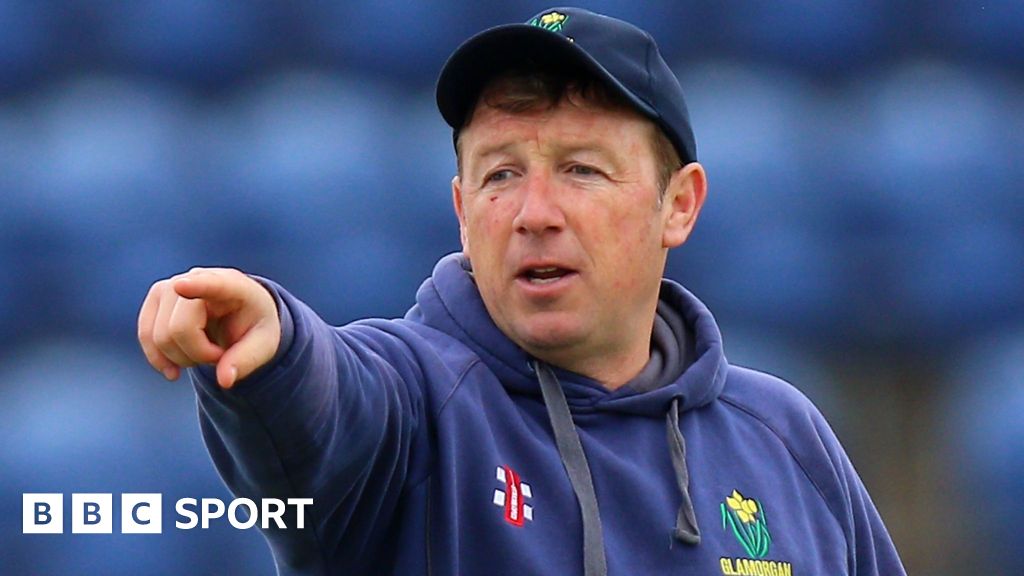 Robert Croft: Glamorgan coach targets adaptable overseas batsman - BBC ...
