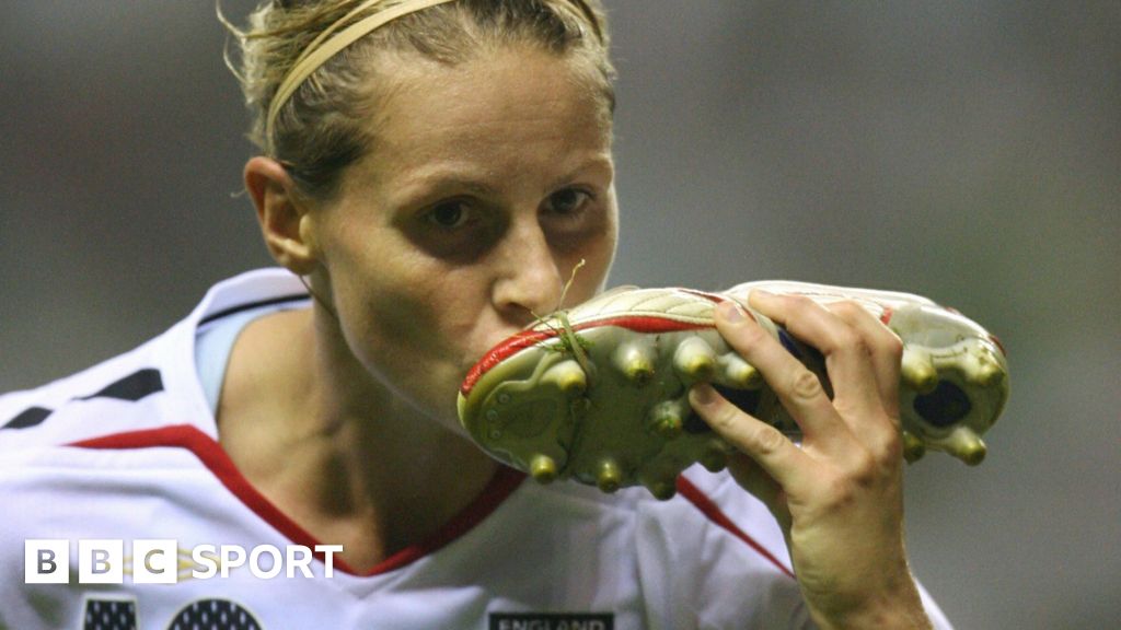 Kelly Smith: Arsenal Ladies & England legend retires from professional ...