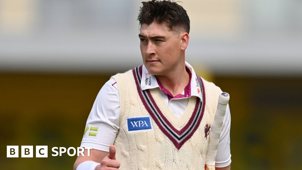 County Championship: Matt Renshaw leads way for Somerset against ...