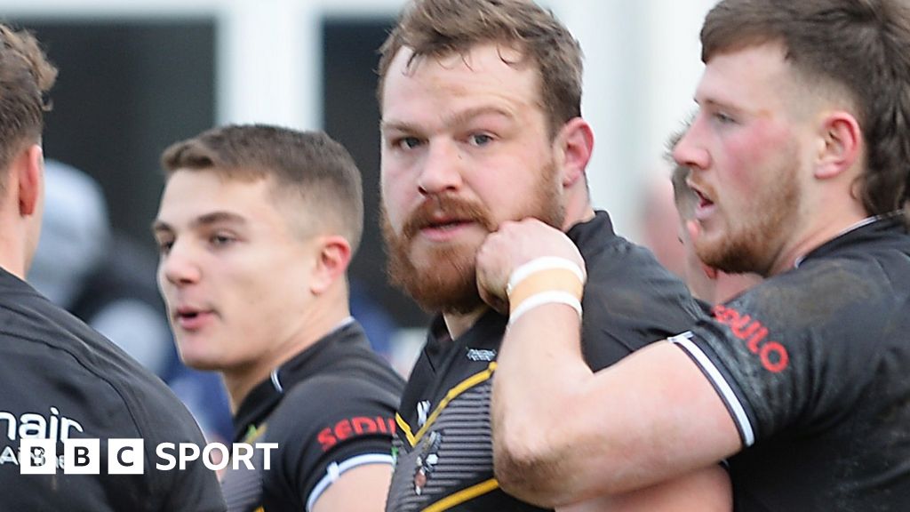 Tom Ashton: Cornwall centre signs new contract for 2024 season - BBC Sport