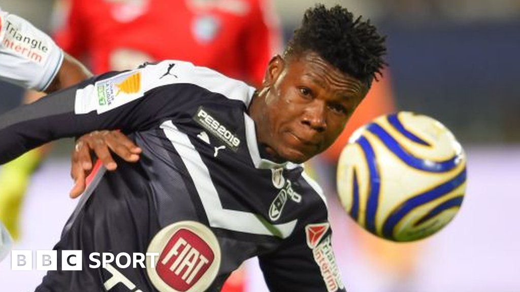 Africa Cup of Nations: Nigeria's Samuel Kalu collapses with dehydration ...