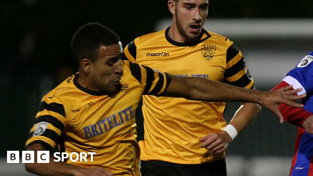 Kevin Lokko: Stevenage sign Maidstone United defender - BBC Sport