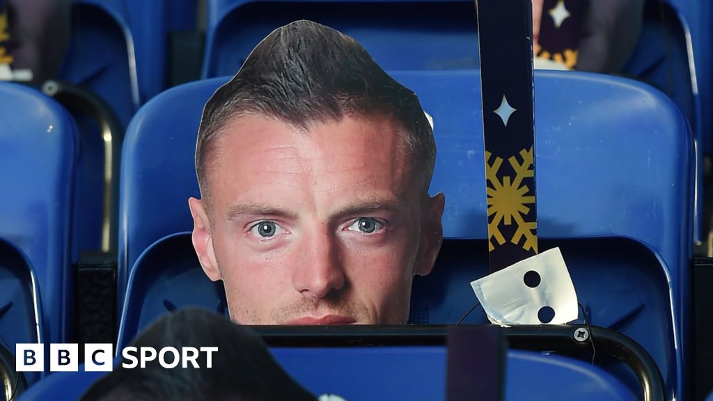 Jamie Vardy: Leicester fans wear masks to support banned striker - BBC ...