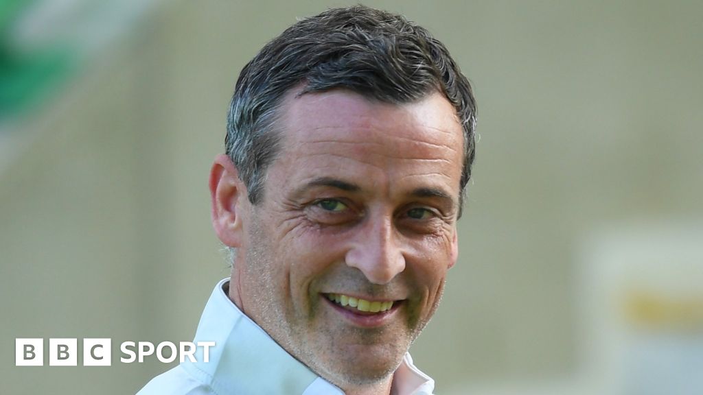 Jack Ross: Hibernian head coach extends contract until 2024 - BBC Sport