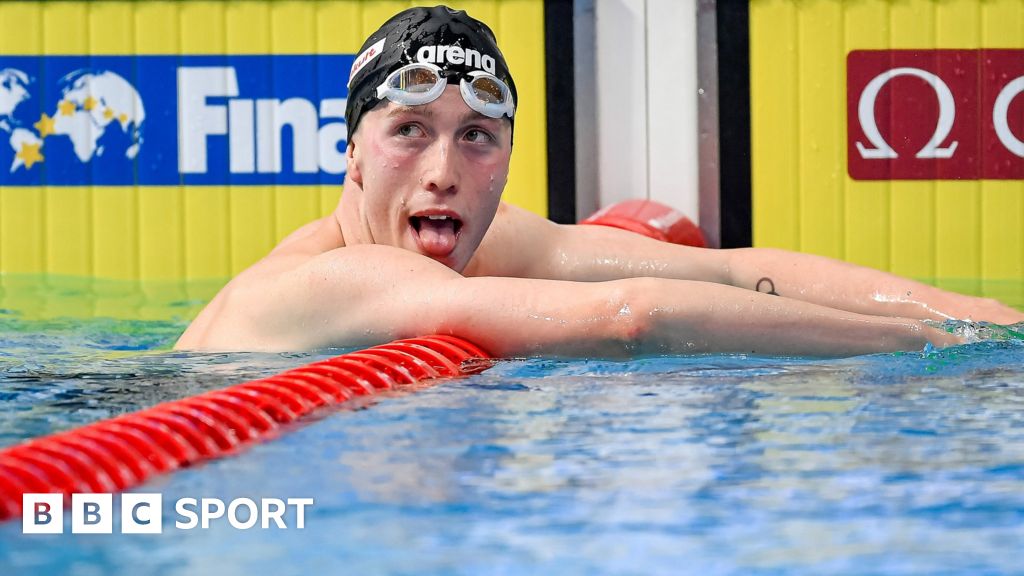Daniel Wiffen: Swimmer smashes 1500m Irish record to claim freestyle ...