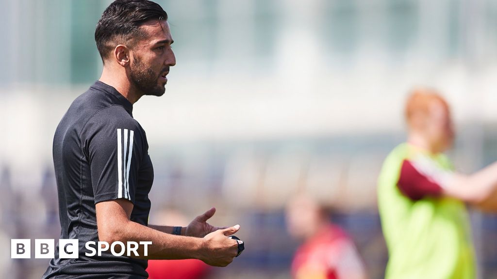 Neil Taylor looks to help new generation of Welsh stars - BBC Sport