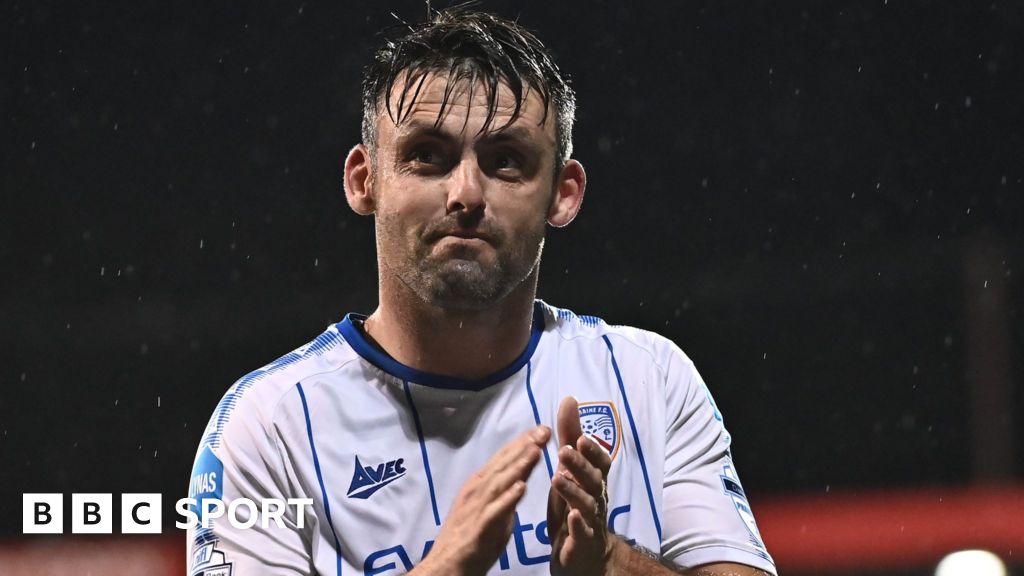 Eoin Bradley: Striker rejoins Glenavon after Coleraine exit - BBC Sport