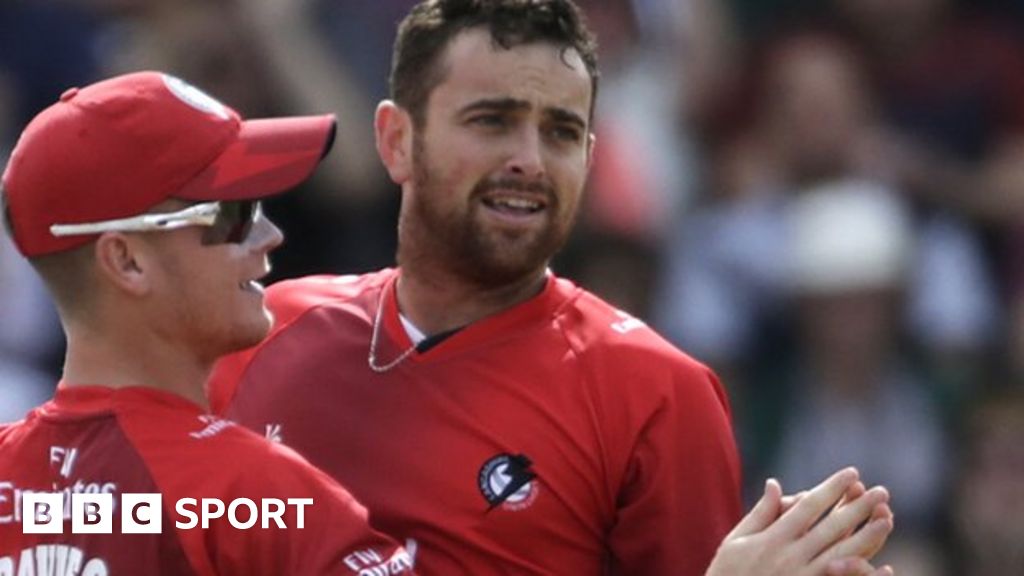 Stephen Parry: England and Lancashire spinner signs new deal - BBC Sport