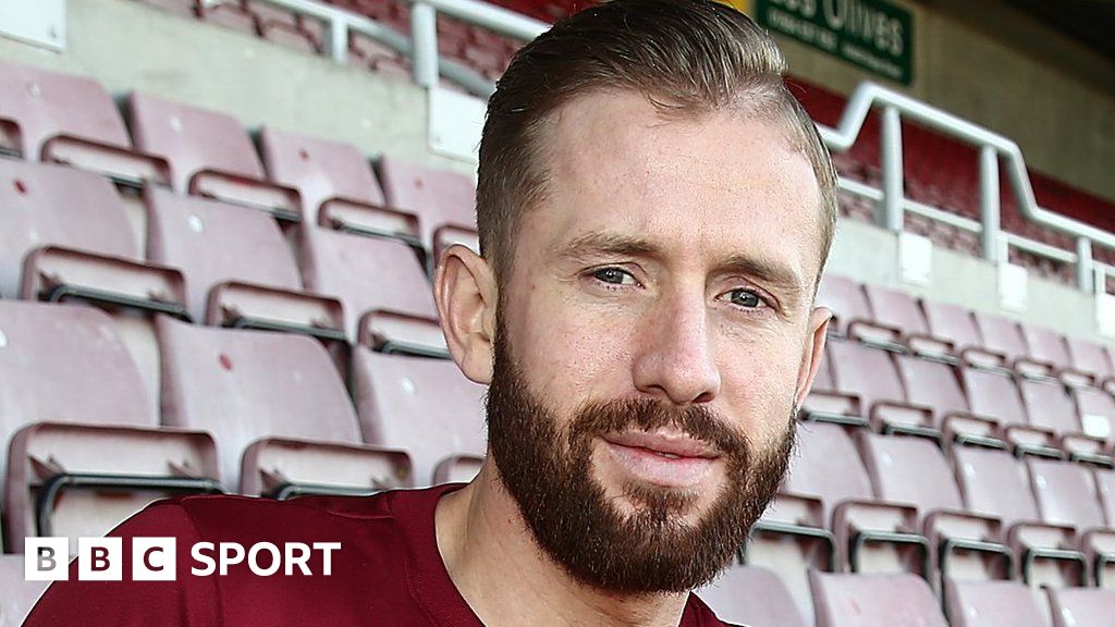Kevin van Veen: Northampton striker re-signs for Scunthorpe United ...