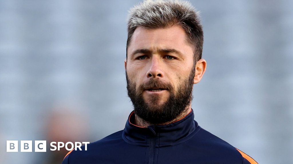 Charlie Austin: Swindon re-sign ex-Burnley, QPR, Southampton & West ...