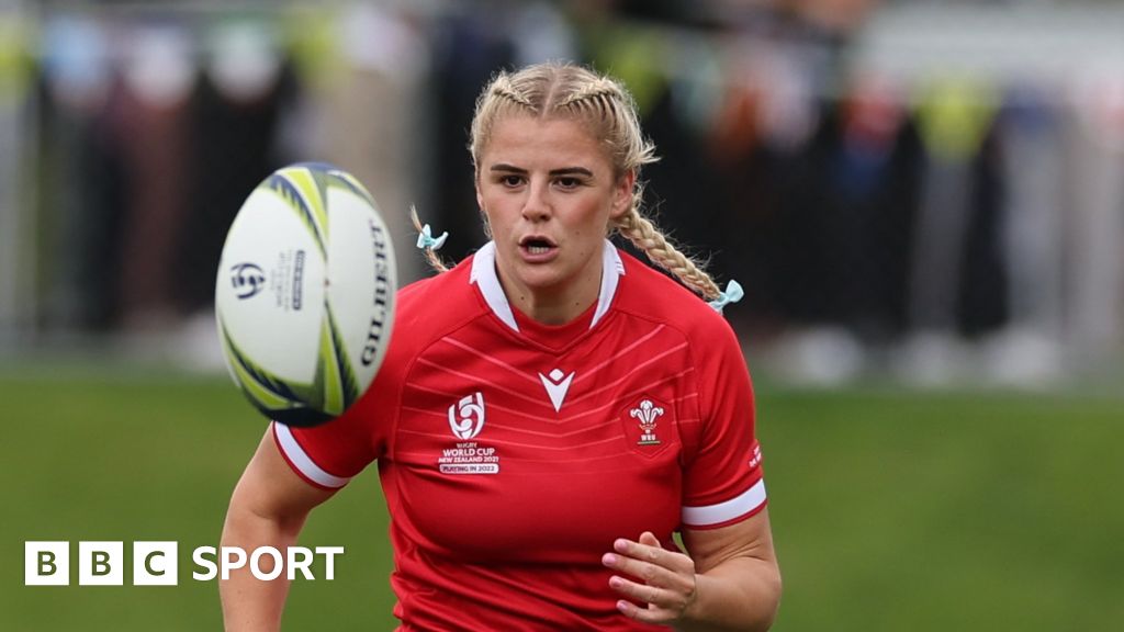 Wales wing Carys Williams-Morris 'so grateful' for RAF support - BBC Sport