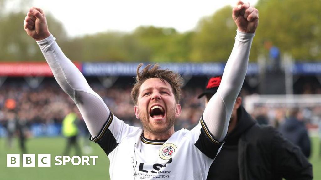 Callum Reynolds: Bromley defender signs new contract with the League ...