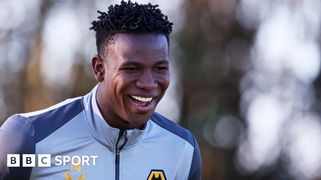 Wolves: Yerson Mosquera joins Villarreal on loan - BBC Sport
