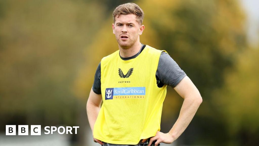 Wolves: Collins praises Lopetegui impact - BBC Sport