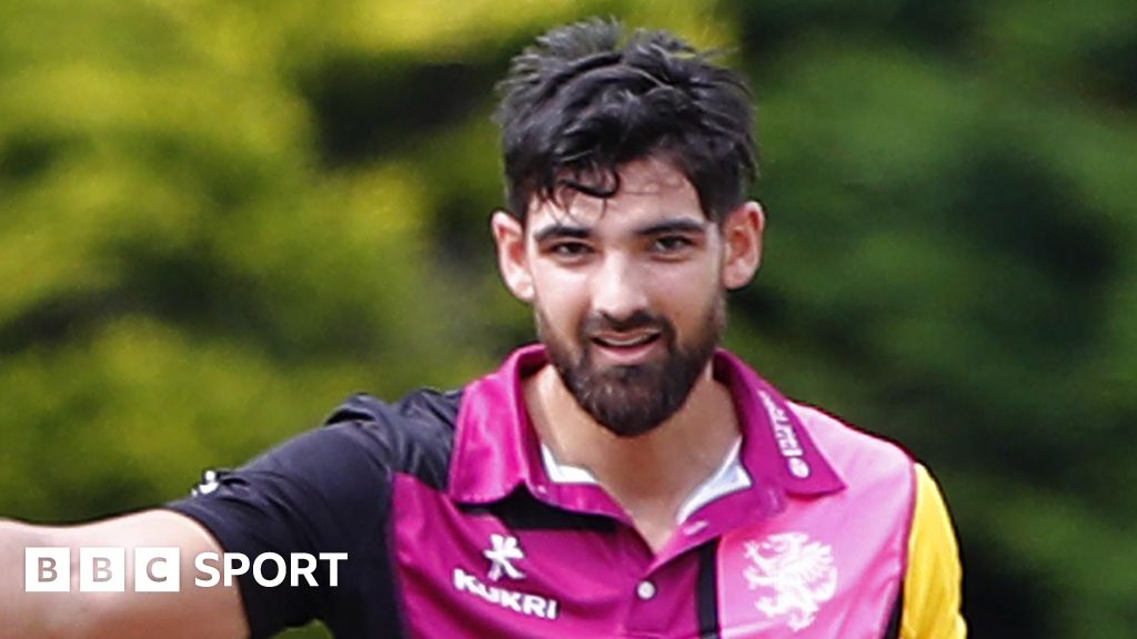 Andy Umeed: Somerset batter to stay until end of 2025 season - BBC Sport