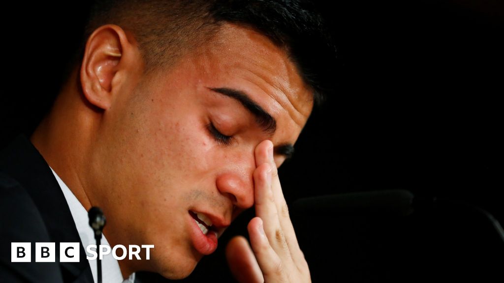 Reinier Jesus: Real Madrid signing cries during unveiling - BBC Sport