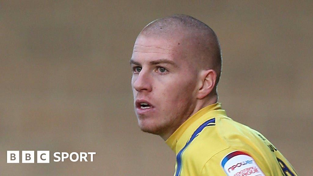 Welsh Cup: TV winner Nathan Craig in Caernarfon Town final push - BBC Sport