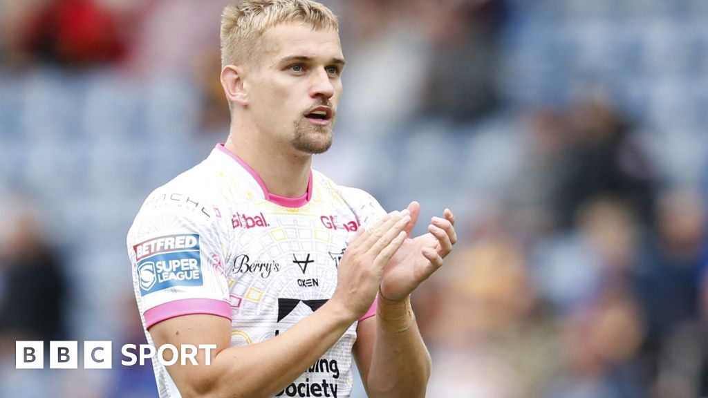 Luke Hooley: Castleford Tigers sign Leeds Rhinos full-back - BBC Sport