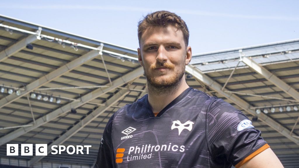 James Ratti: Forward rejoins Ospreys from Cardiff - BBC Sport