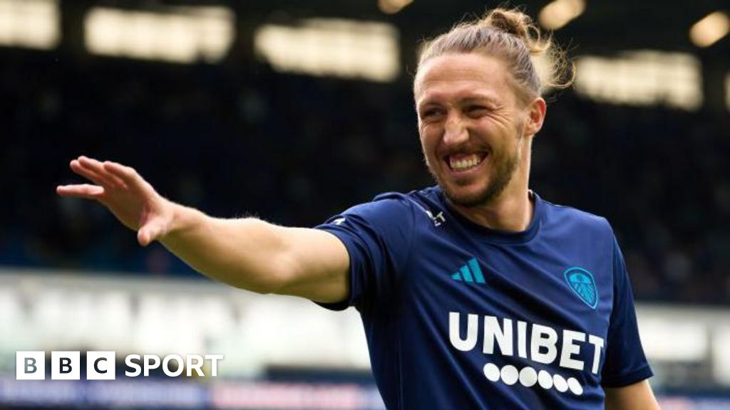 Leeds United: Luke Ayling moves to Middlesbrough on loan - BBC Sport Leeds United: Luke Ayling moves to Middlesbrough on loan - BBC Sport