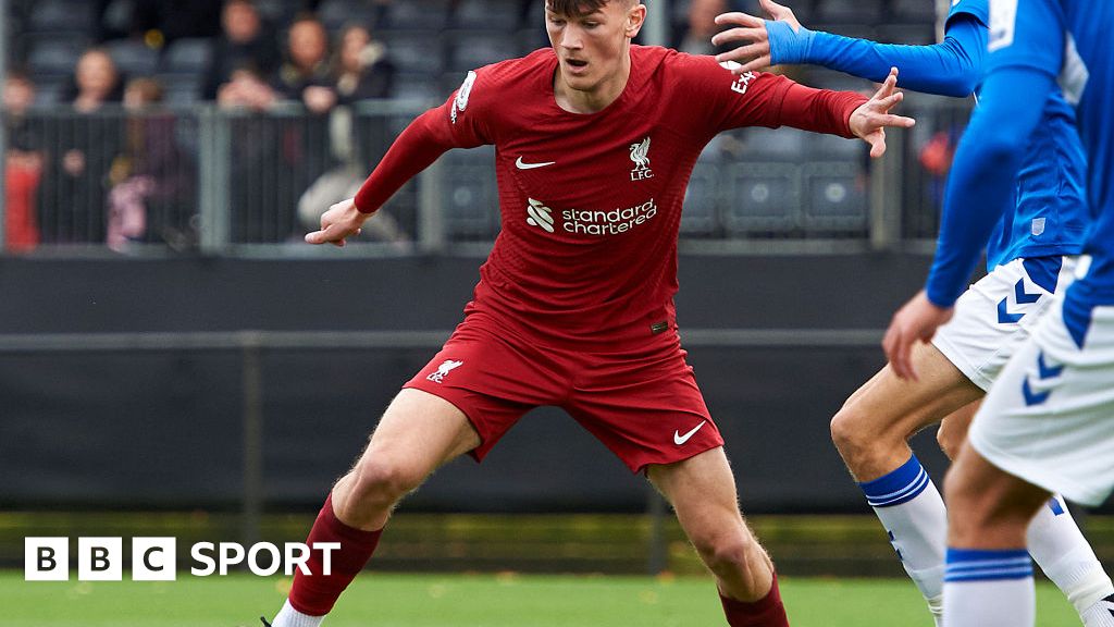 F﻿ormer Aberdeen full-back Ramsay gets first Scotland call - BBC Sport