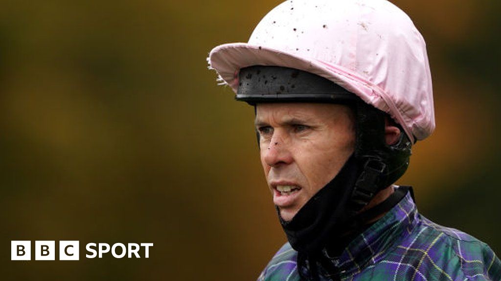 Graham Lee: Scan on jockey shows 'very serious injury' - BBC Sport