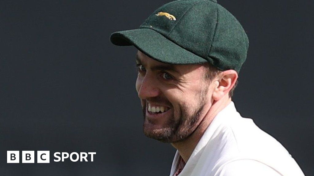 Lewis Hill: Leicestershire captain signs new deal until 2025 - BBC Sport