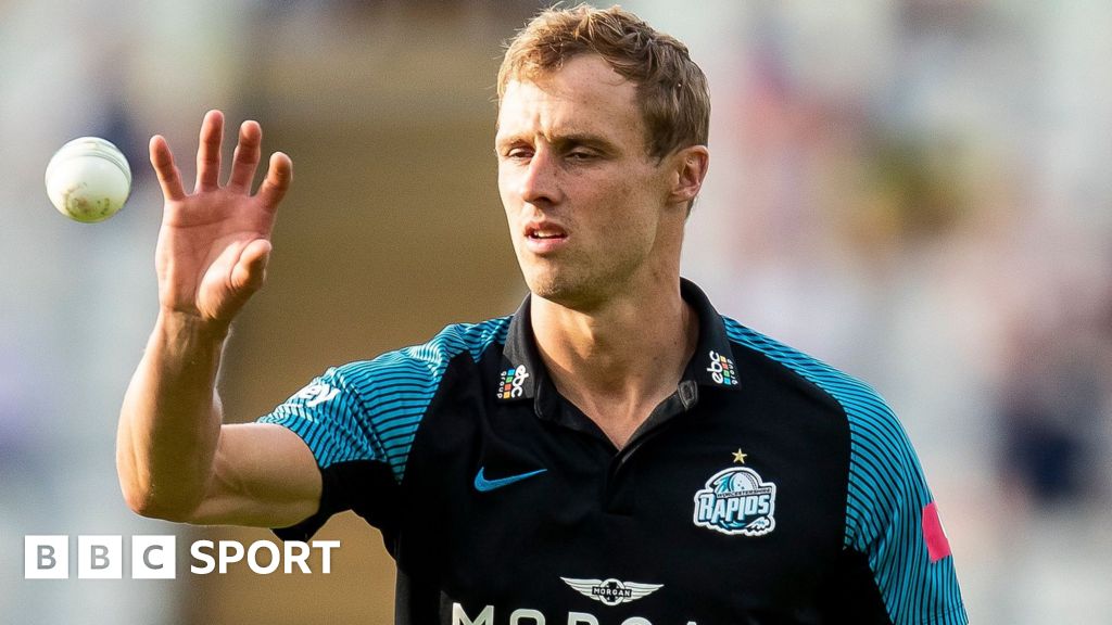 Charlie Morris: Worcestershire bowler forced to retire after failing to recover from a knee ...