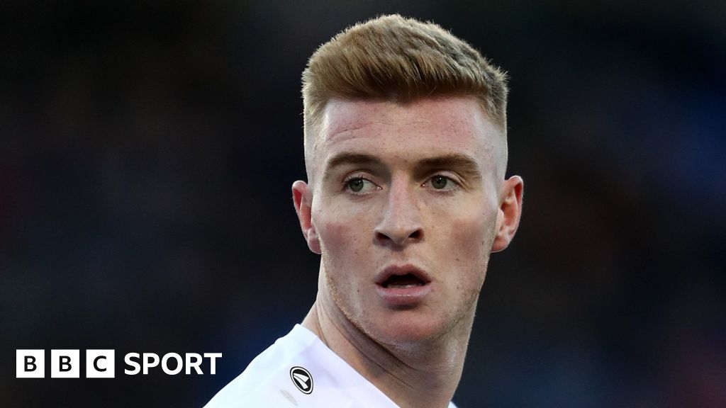 MK Dons: Ryan Watson and Lawson D'Ath agree one-year deals at League ...