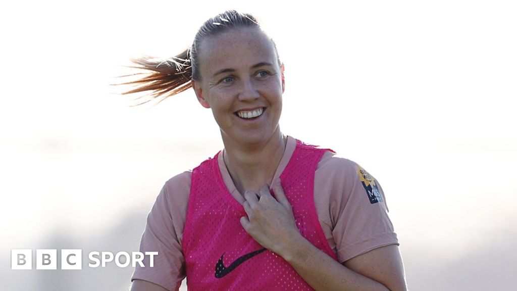 Beth Mead: England forward 'super proud' to be back in England squad ...