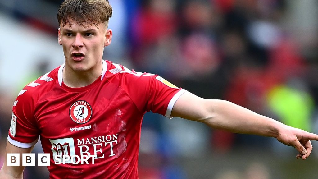 Cameron Pring: Bristol City full-back extends contract until 2024 - BBC ...