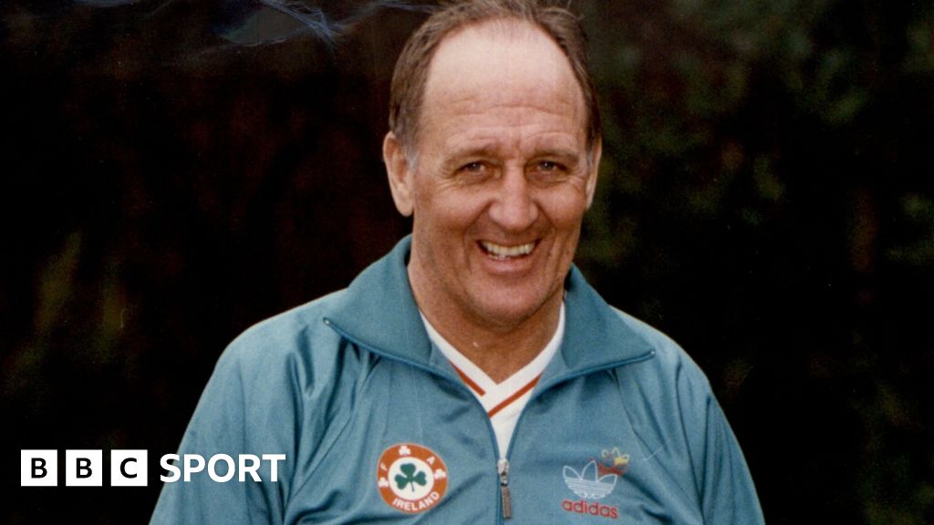 Maurice Setters: Former Republic of Ireland assistant manager dies aged ...