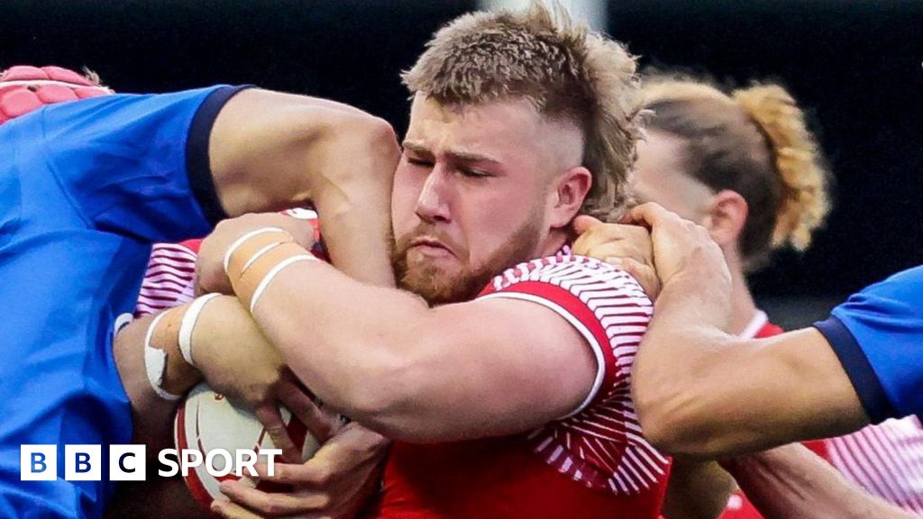 Cornish Pirates sign Ospreys prop Garyn Phillips on loan - BBC Sport