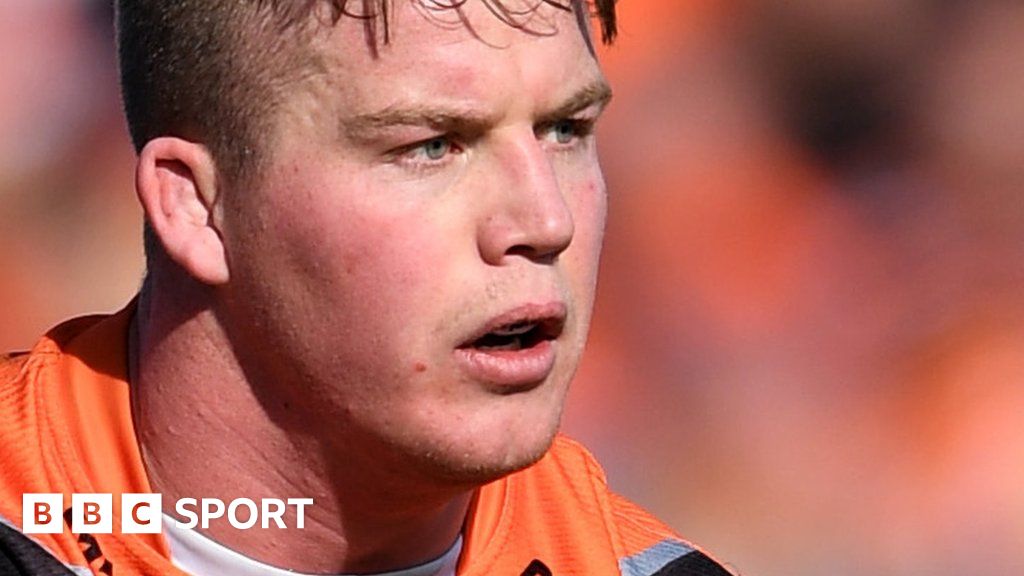 Adam Milner: Castleford Tigers hooker out for four to six weeks with ...