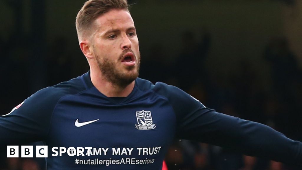 Michael Kightly: Former Wolves winger retires aged 33 - BBC Sport