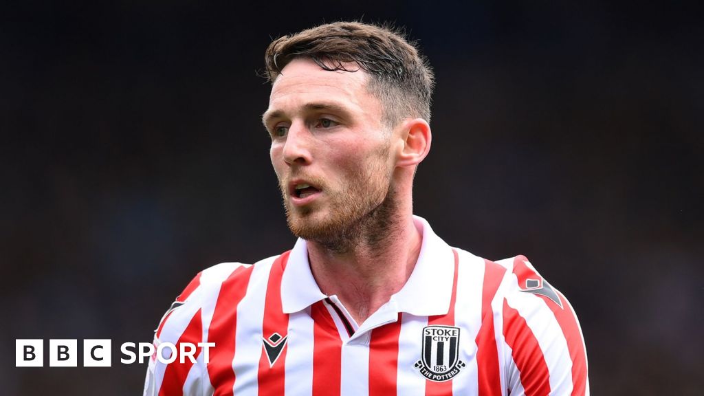 Stoke City: Jordan Thompson proud to reach 150 appearances - BBC Sport