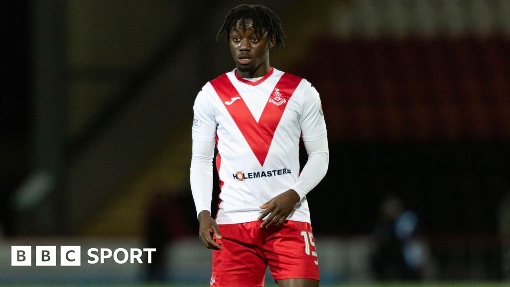 Hibs' Kanayo Megwa appreciates Nick Montgomery recognition - BBC Sport