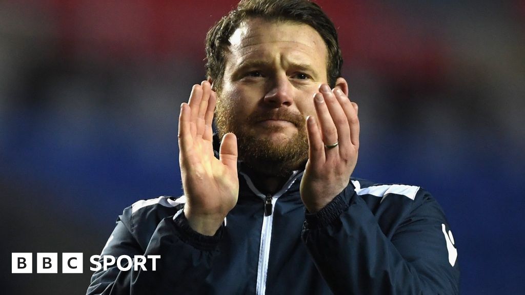 Darren Sarll: Stevenage sack manager after two years in charge - BBC Sport