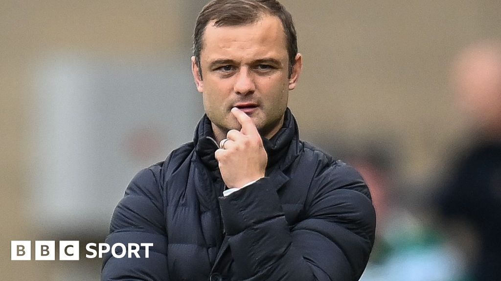 Shaun Maloney: Wigan Athletic appoint former winger as manager - BBC Sport
