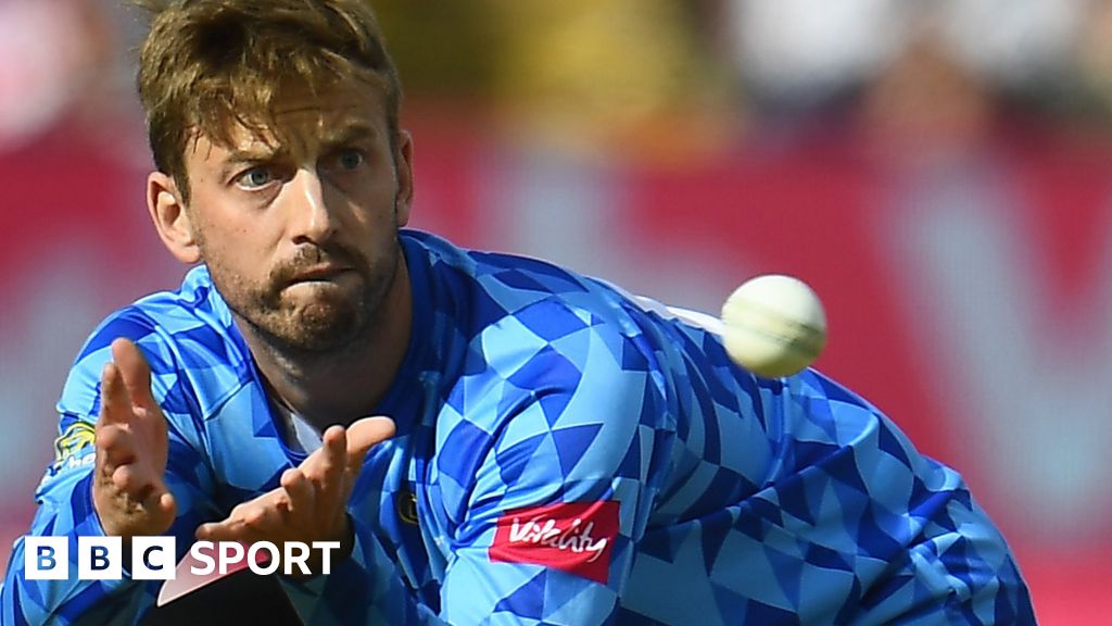 Will Beer: Sussex Sharks leg-spinner agrees T20-only contract - BBC Sport