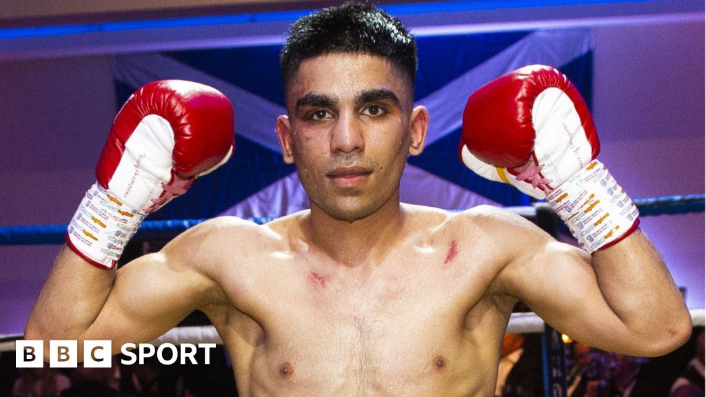 Kash Farooq: British bantamweight champion to defend title - BBC Sport