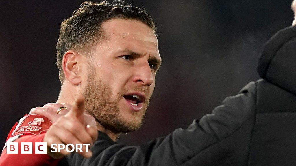 Billy Sharp: Sheffield United striker fined for referee comments - BBC ...