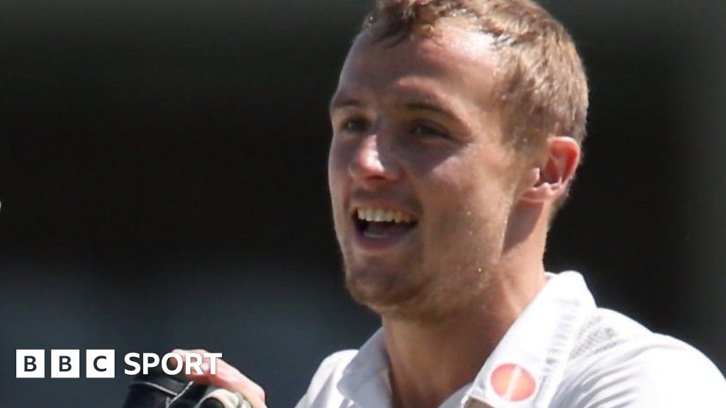 Charlie Morris: Worcestershire fast bowler signs new deal until 2023 ...