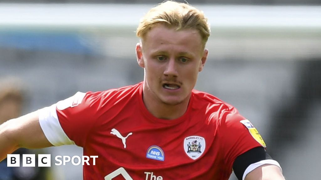 Ben Williams: Cheltenham Town sign Barnsley defender for undisclosed ...