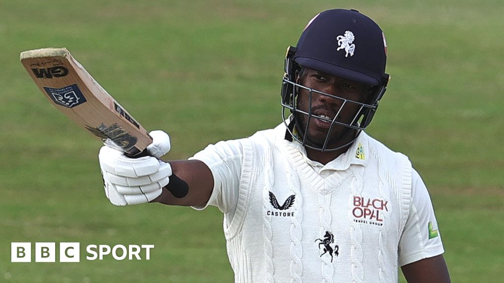 Daniel Bell-Drummond: Kent batter extends contract until 2025 - BBC Sport